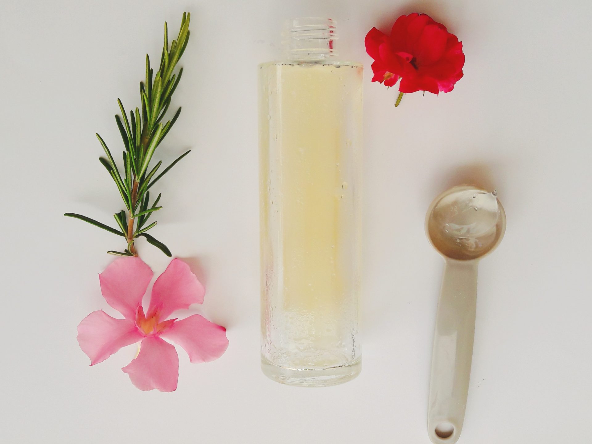 Cooling Spray for Summer With Essential Oils: Freshen Up Naturally ...
